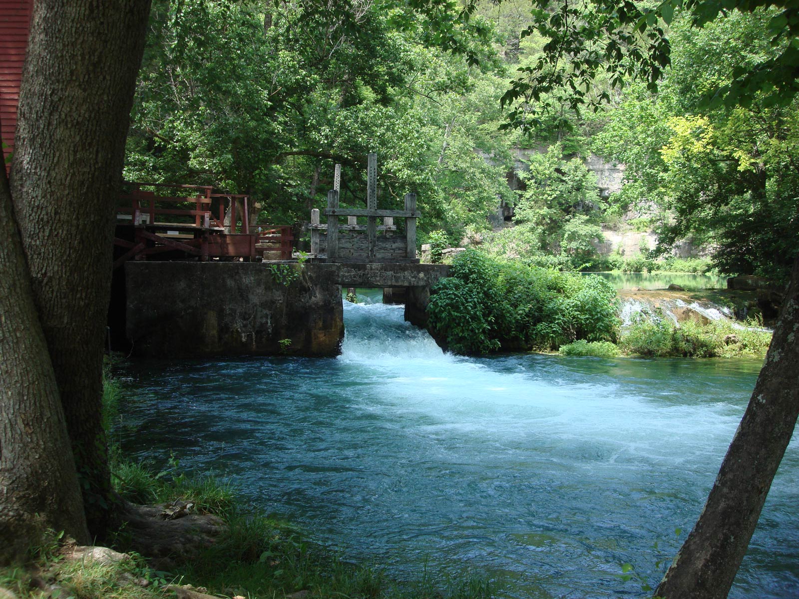 Karst in the Ozarks | Caves, Springs, Losing Streams, and Sinkholes